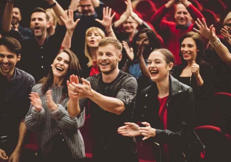 14 Theater Etiquette Tips To Follow - Excellentetiquette