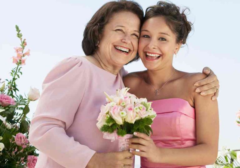 Mother of the Bride Dress Etiquette: 9 Tips