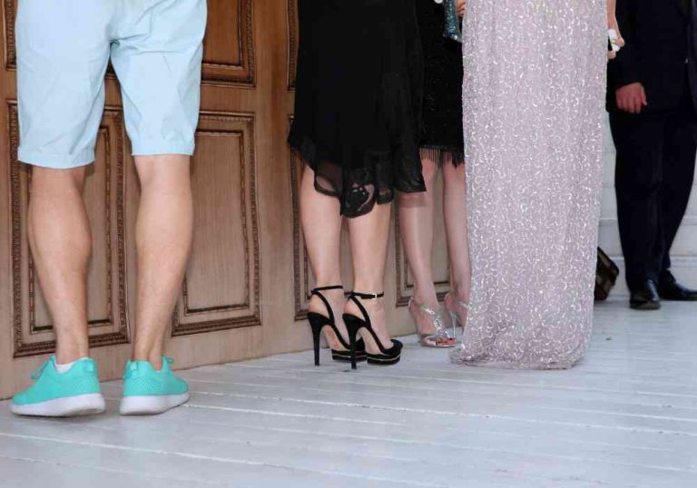 Clothing Etiquette: 9 Dress Code Tips - Excellentetiquette