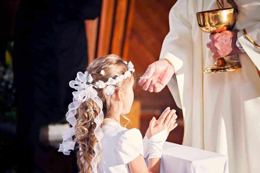 14 First Communion Gift Etiquette Tips - Excellentetiquette