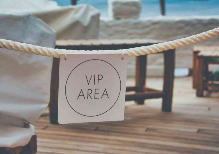 12 Dinner Party Sitting Strategies - Excellentetiquette