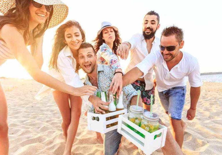 Party Etiquette: 13 Do’s and Don’ts - Excellentetiquette