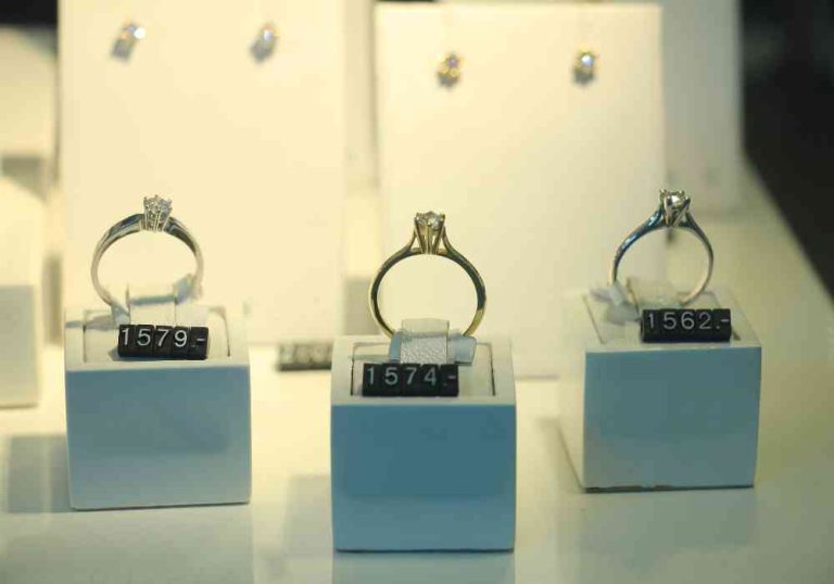 12 Wedding Ring Upgrade Etiquette Tips - Excellentetiquette